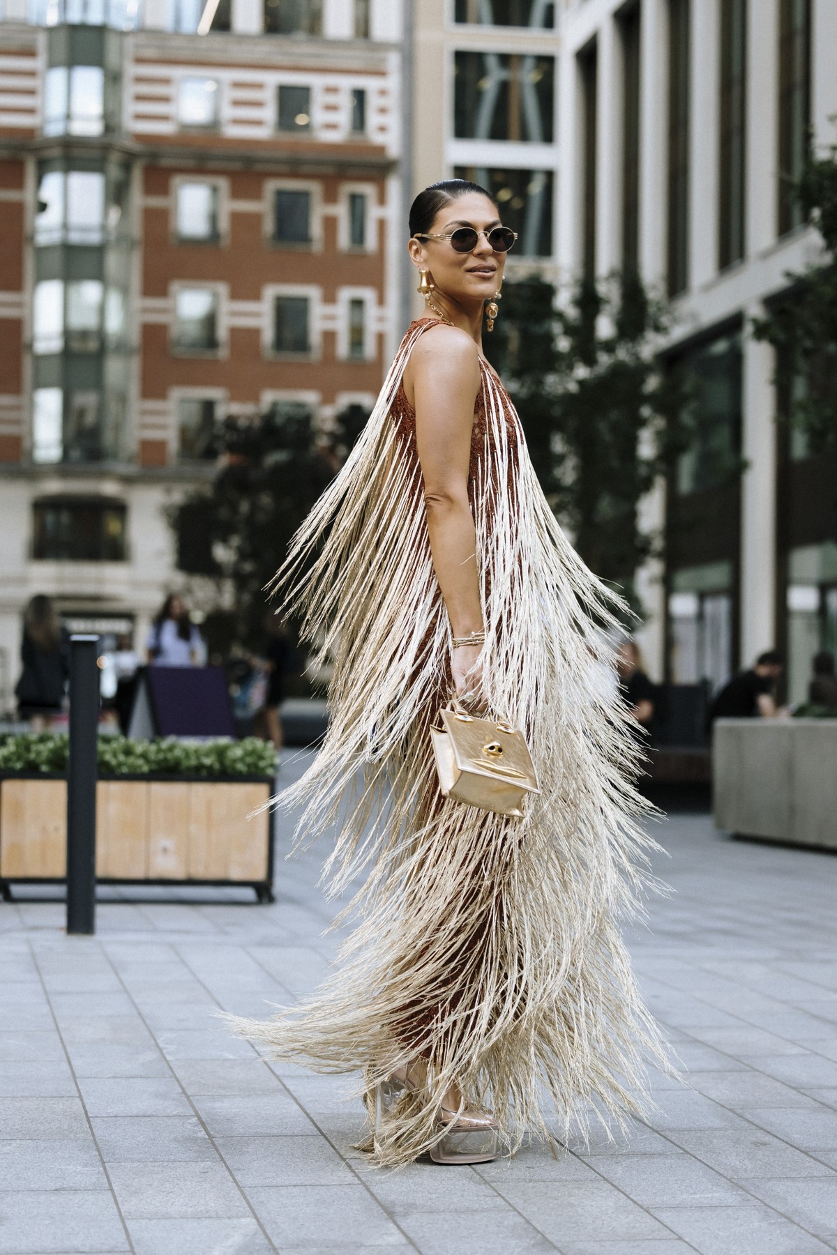 Franja da cabeça aos pés é a grande aposta da semana de moda de Londres ...