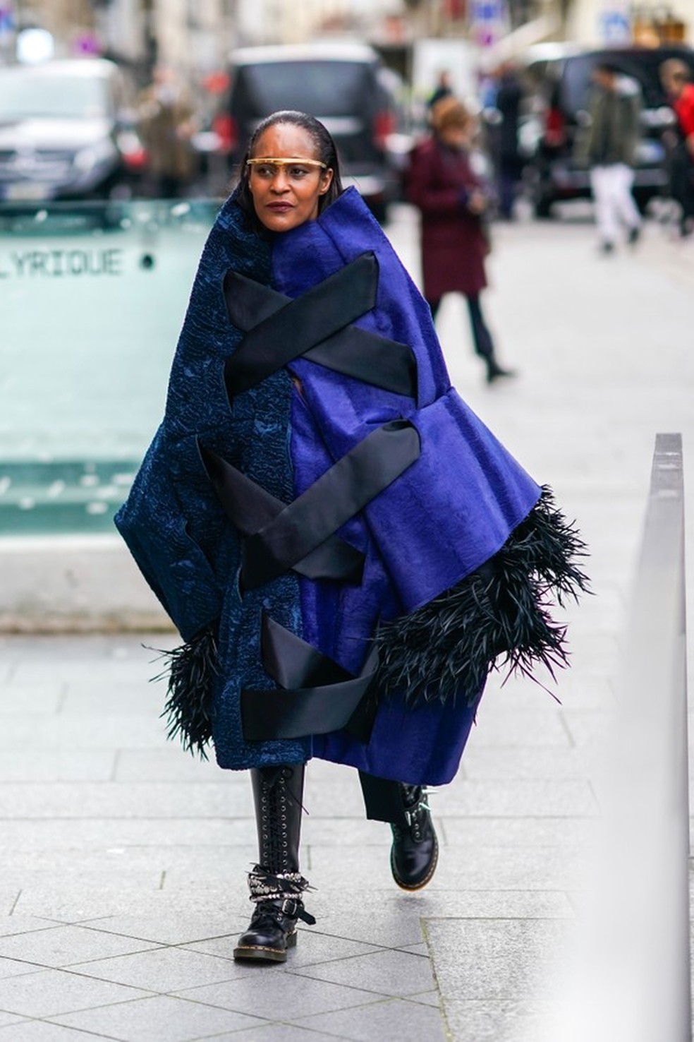 Se você ama moda, pre-ci-sa conhecer Michelle Elie -- a pessoa mais ...
