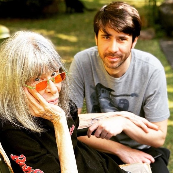 Rita Lee aproveita o domingo com o filho João