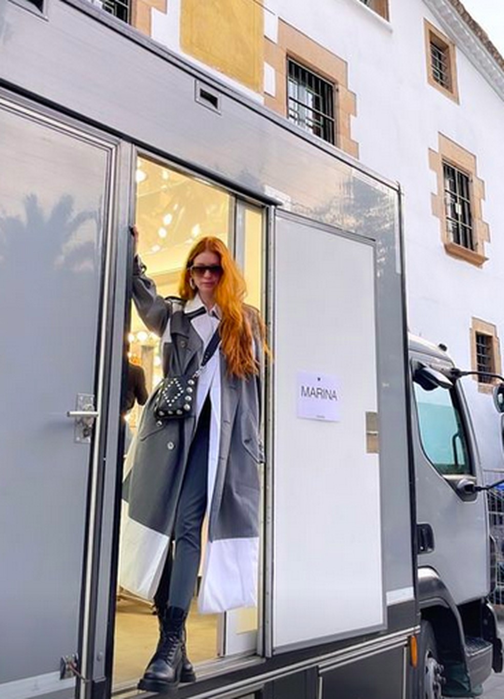 Marina Ruy Barbosa arrasa com visual poderoso e solta a voz cantando ...