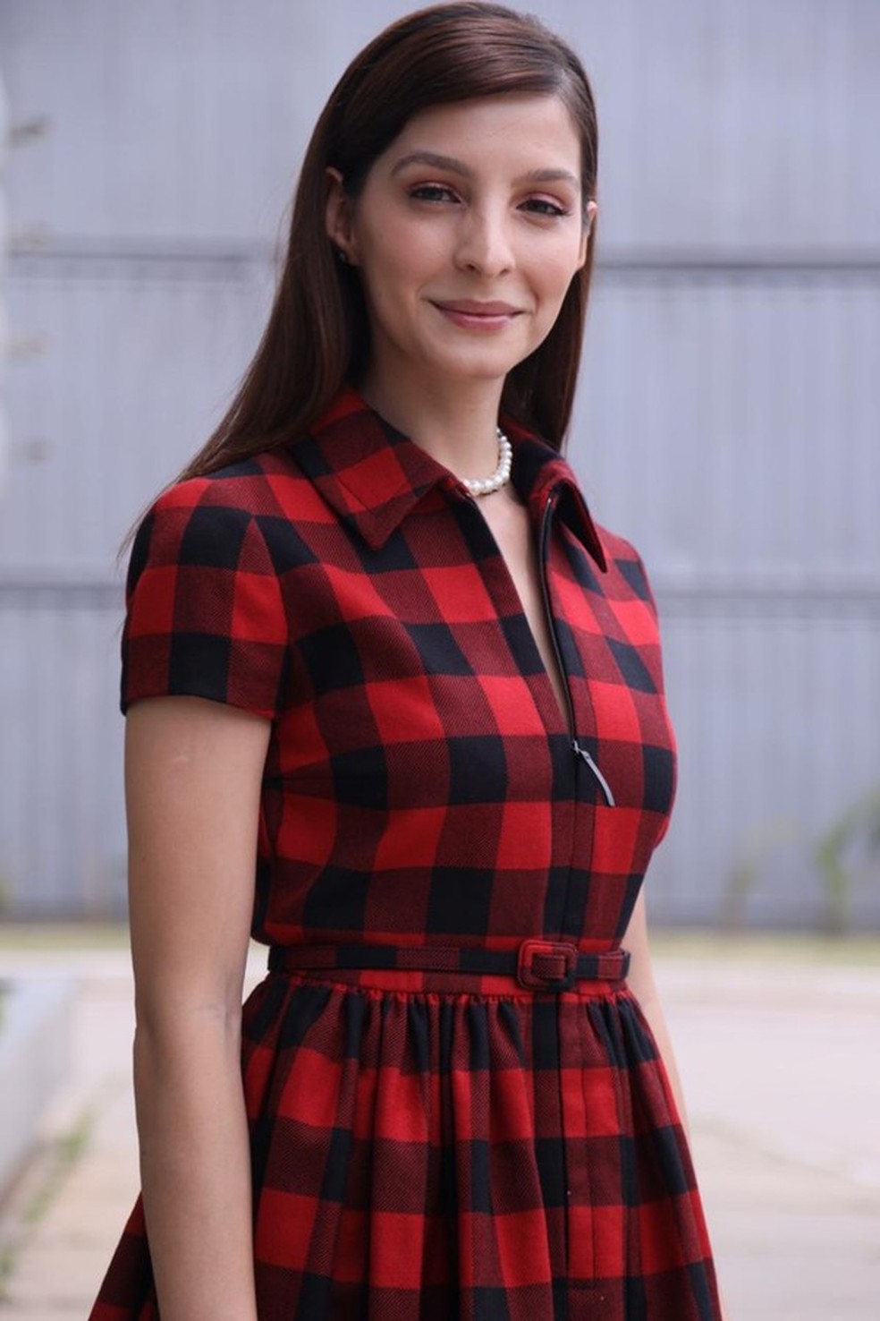 Michelle Batista escolhe look luxuoso para lançamento de novela