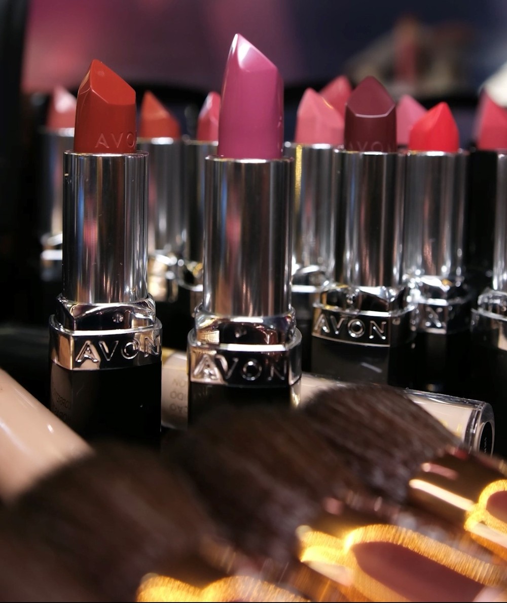 Avon assina a beleza das finalistas da 42ª Noite da Beleza Negra, do ...