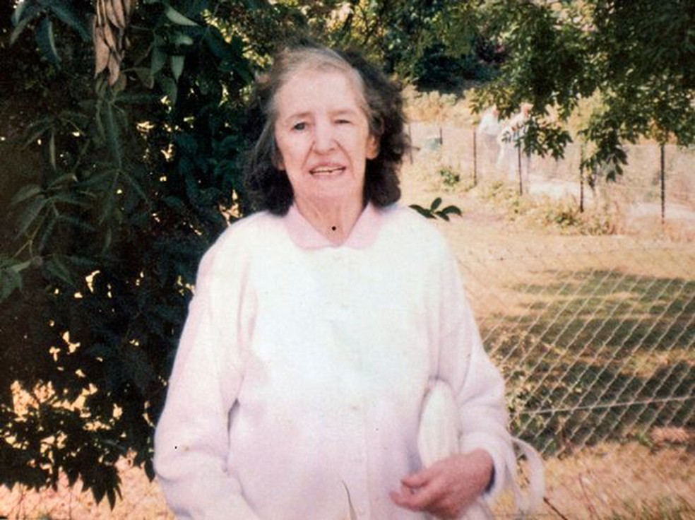 Adotada, enfermeira encontra mãe biológica e cuida dela até sua morte