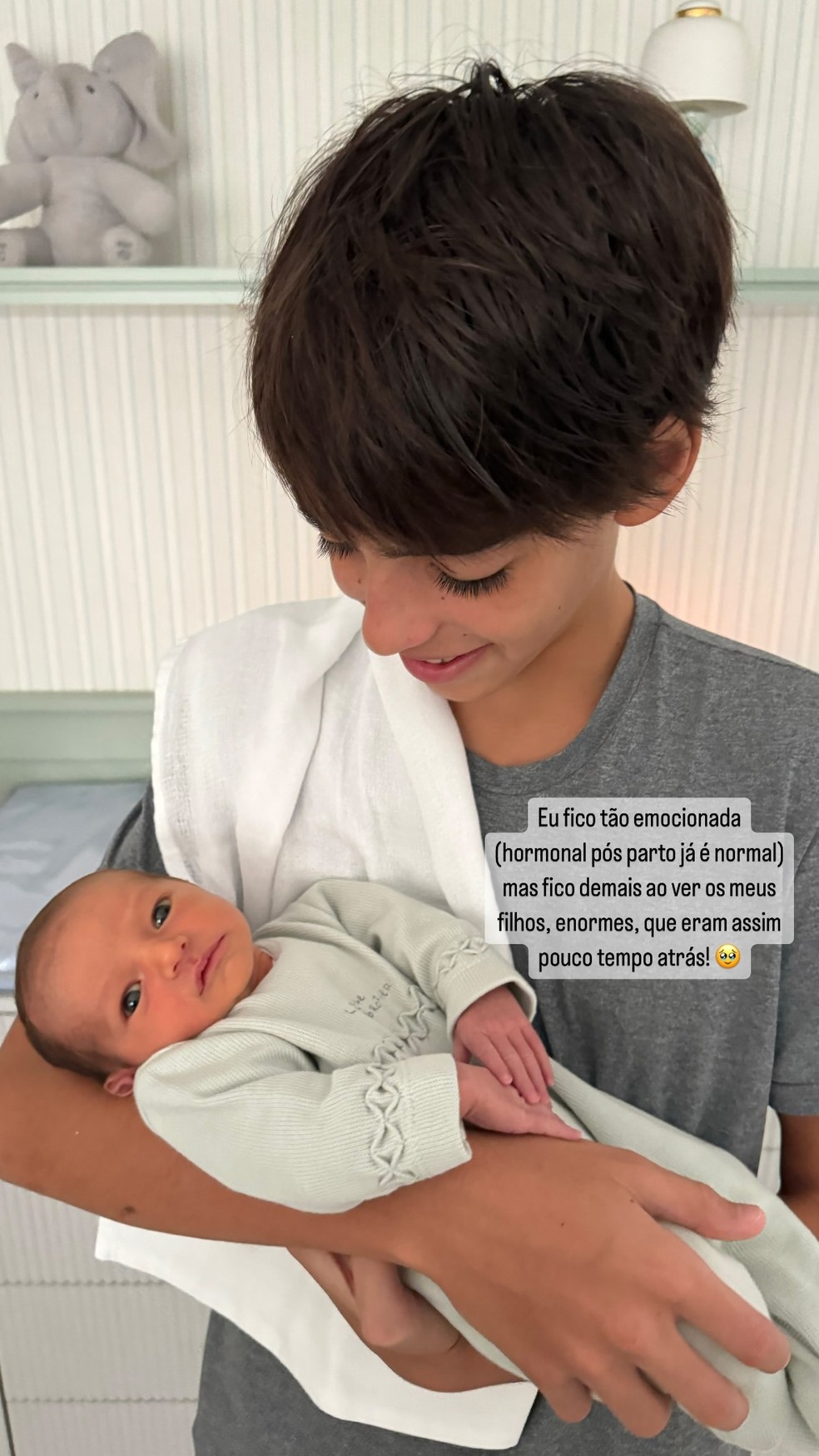 Carol Celico se emociona ao relatar primeiros dias com o filho recém ...