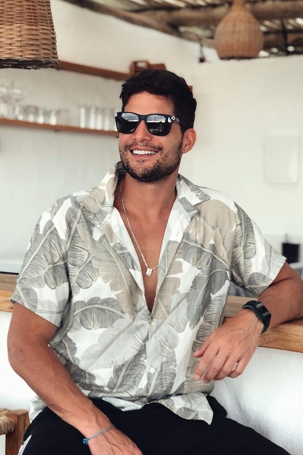 André Martinelli curte o litoral norte de São Paulo com a namorada