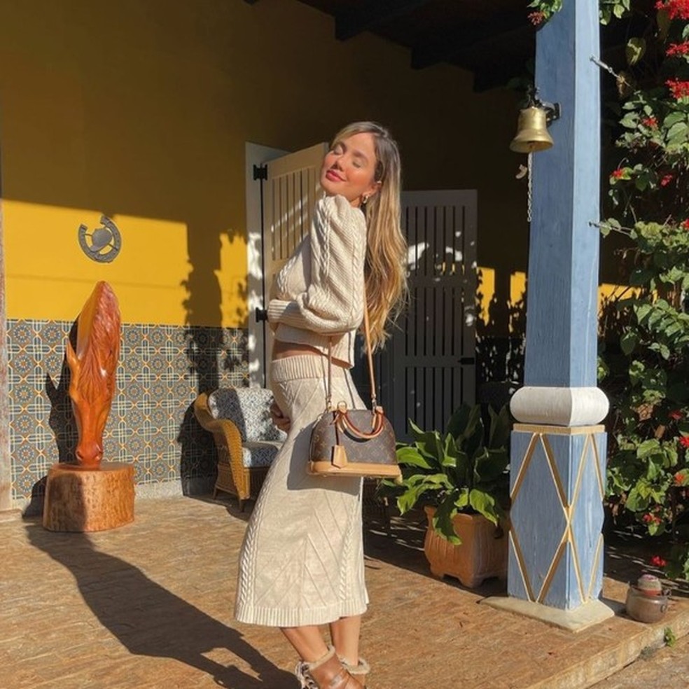 Biah Rodrigues mostra silhueta de gravidinha