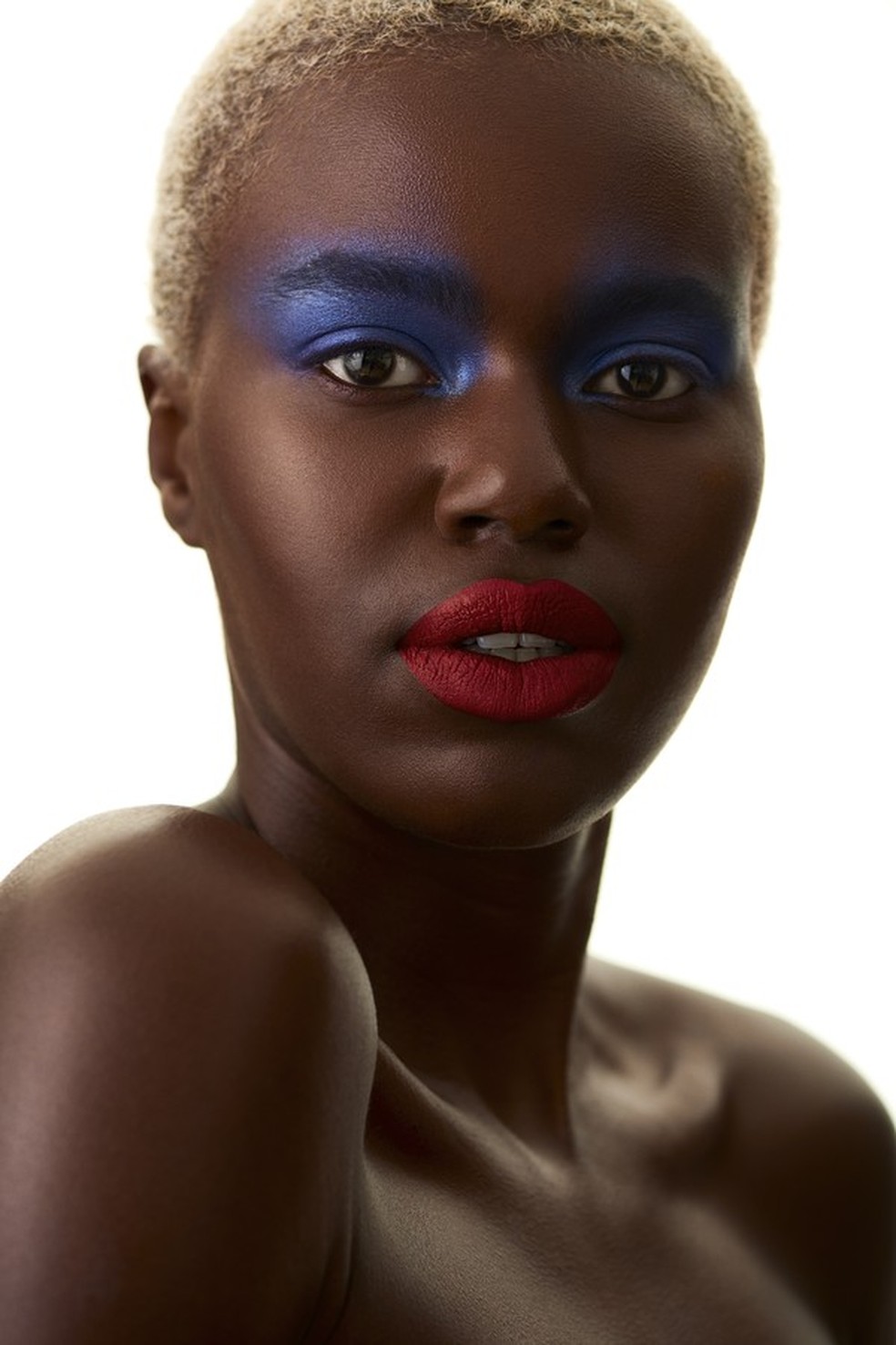 4 ideias de make metalizado para pele negra