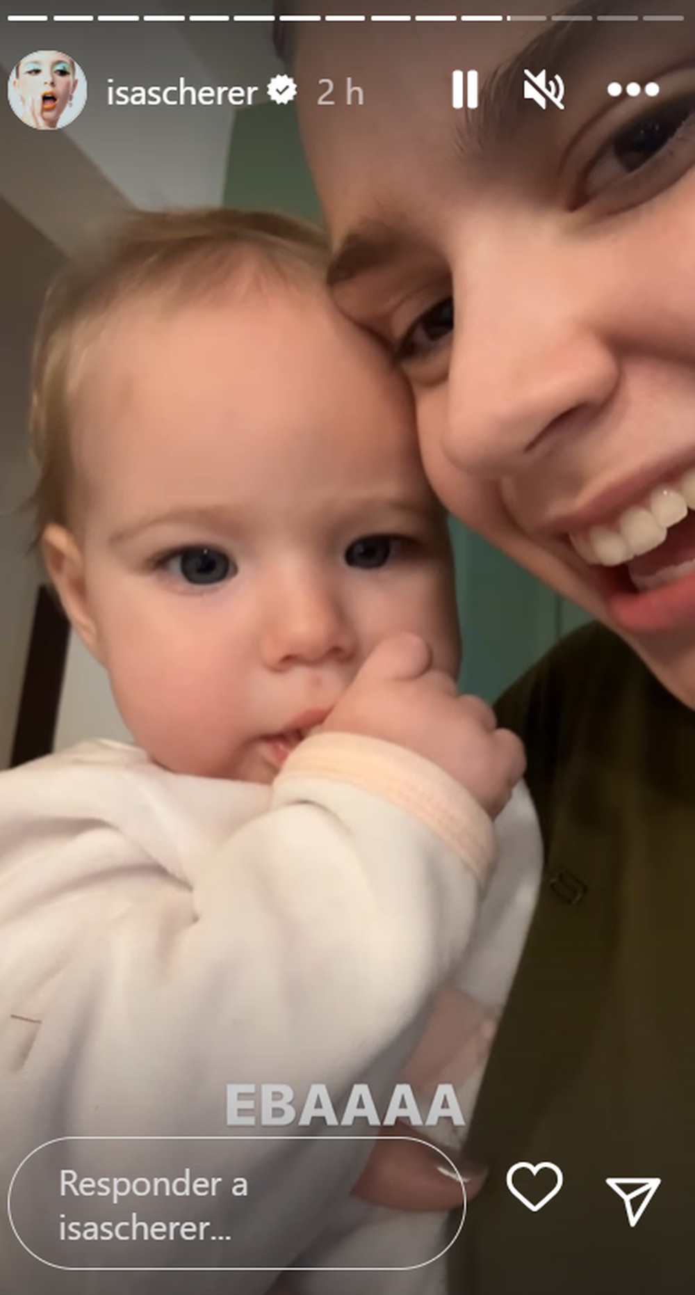 Isa Scherer mostra reencontro com os gêmeos após viagem a Paris