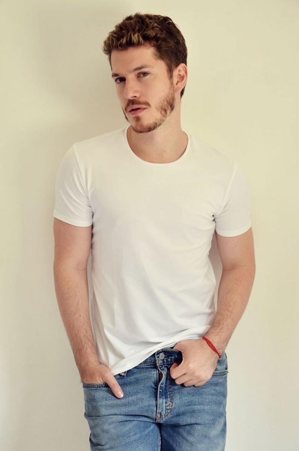 Caio Paduan fala sobre o vilão de 'Rock Story' e revela que namorada ...