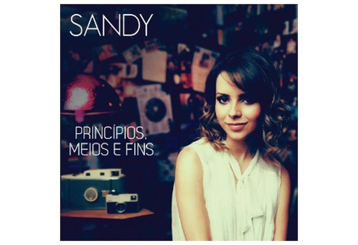 Já viu a capa do novo álbum da Sandy? Ela divulgou no Twitter!