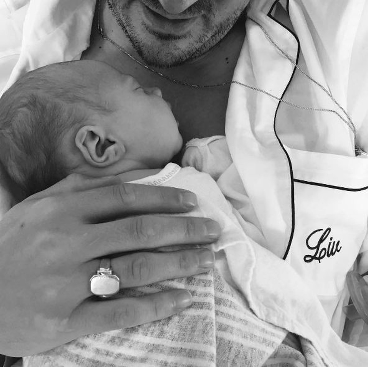 Liv Tyler dá à luz seu terceiro filho