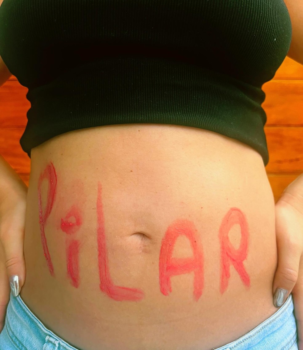 Fernanda Paes Leme escolhe nome da filha: 'Pilar'