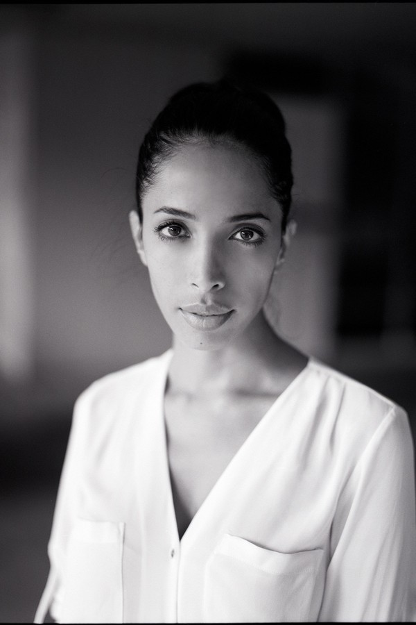 Zohre Esmaeli foge do Talibã e vira modelo internacional