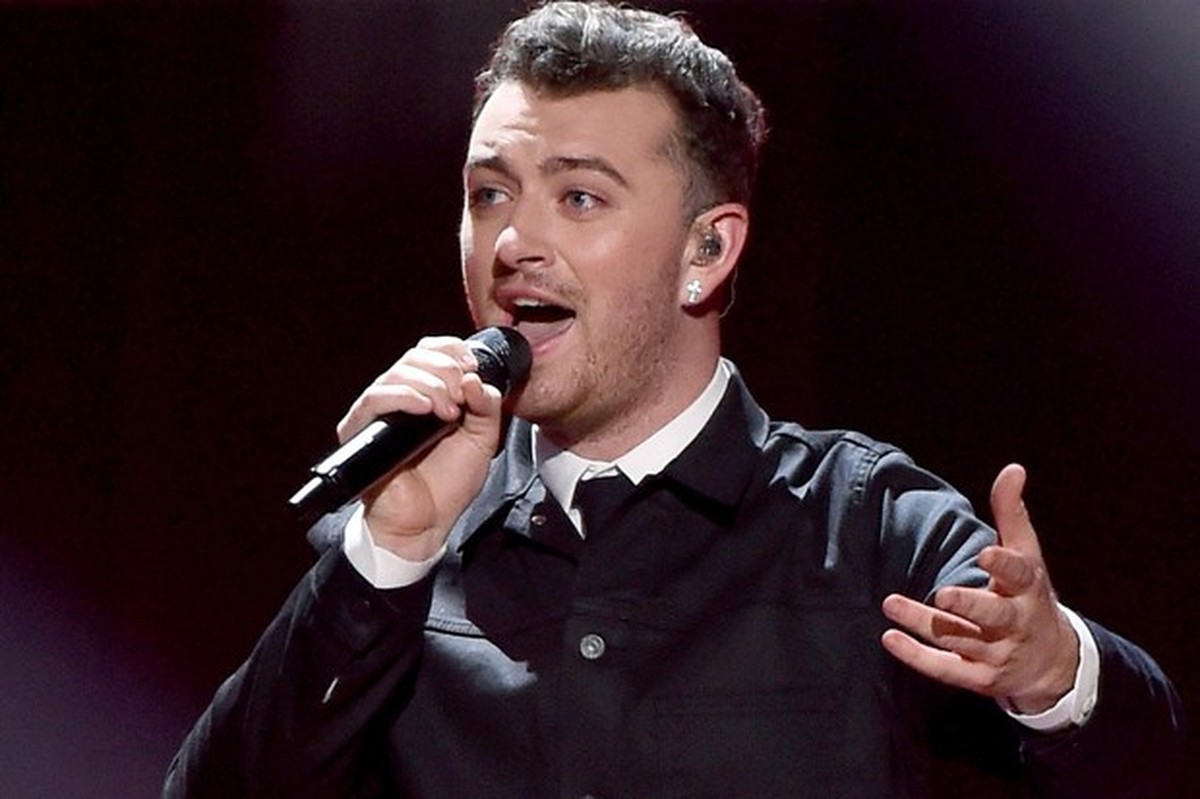 Sam Smith lança clipe da trilha sonora de '007 contra Spectre'