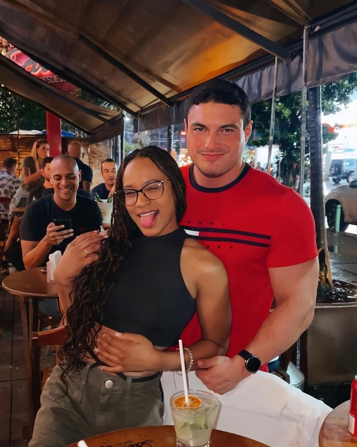 Rebeca Andrade comemora aniversário de namoro: 'A princesa e o sapo'