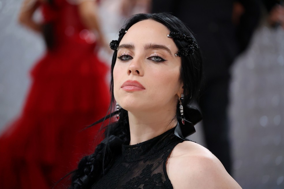 Billie Eilish perde mais de 100 mil seguidores após revelar que sente ...