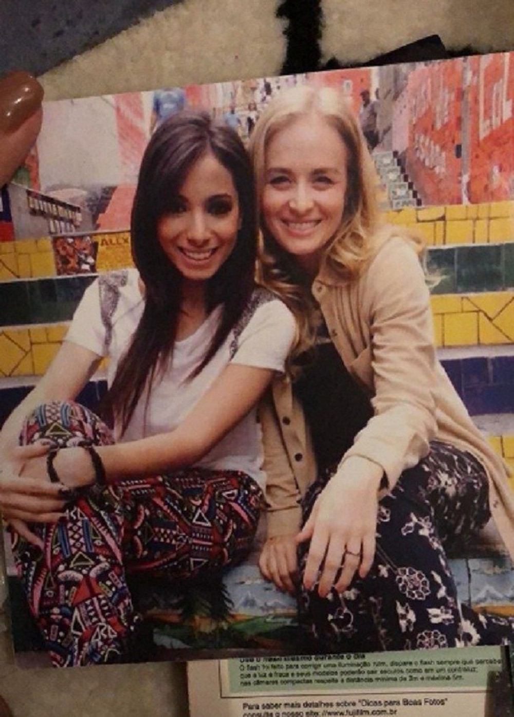 Anitta abre o álbum de família e mostra fotos da infância e adolescência