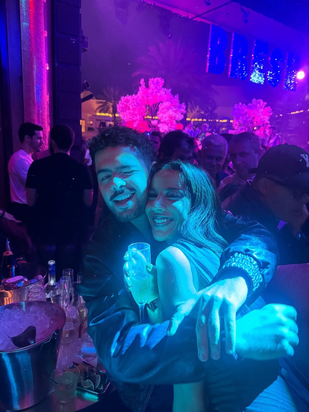 Marina Sena mostra bastidores de viagem para o Grammy Latino: 'Sempre bom'