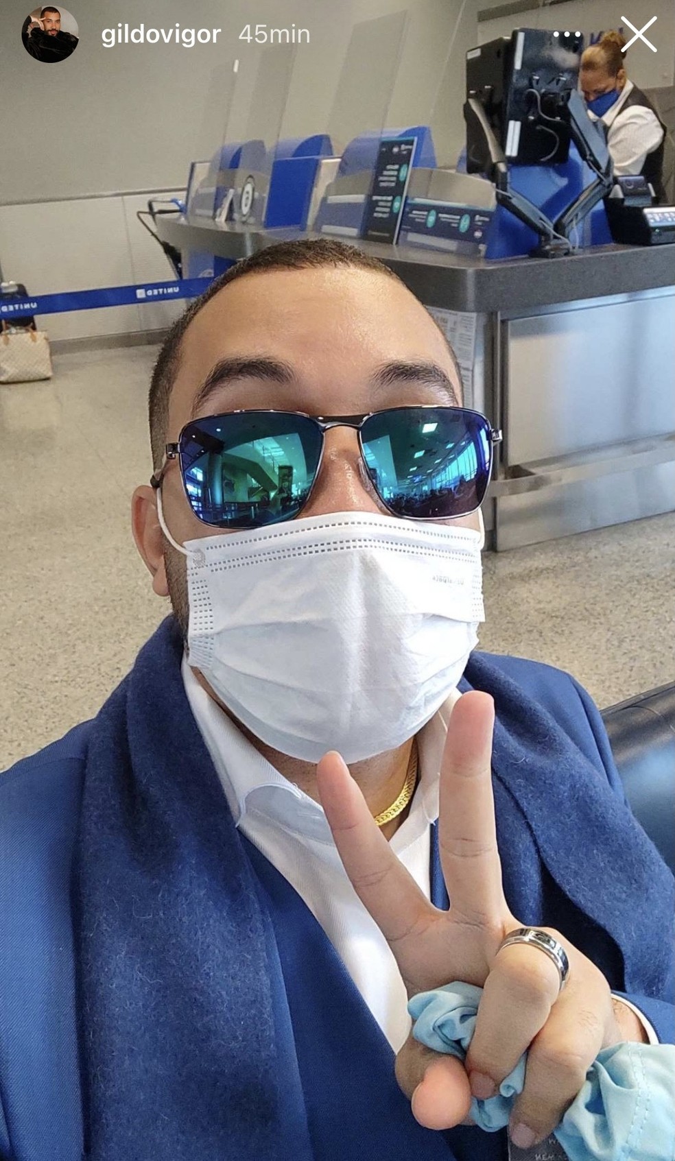 Após chegar nos Estados Unidos, Gil comemora: 'Visto carimbado'