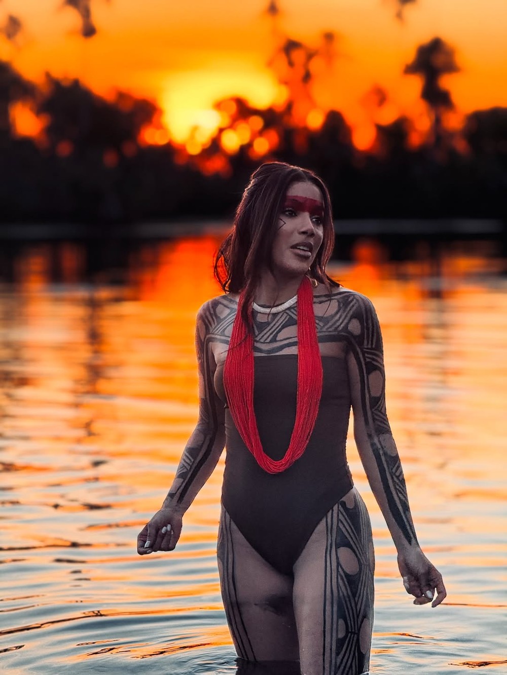 Anitta participa de ritual Kuarup no Território Indígena do Xingu e fãs ...