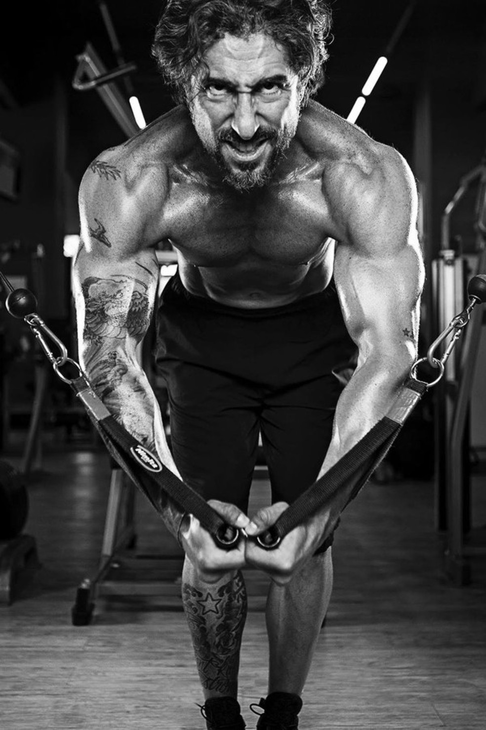 Marcos Mion compartilha ensaio na academia: 'Pra me inspirar de novo'