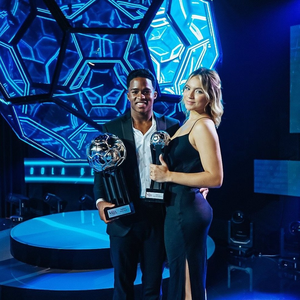 Gabriely Miranda, namorada de Endrick, parabeniza o jogador: 'Você merece'