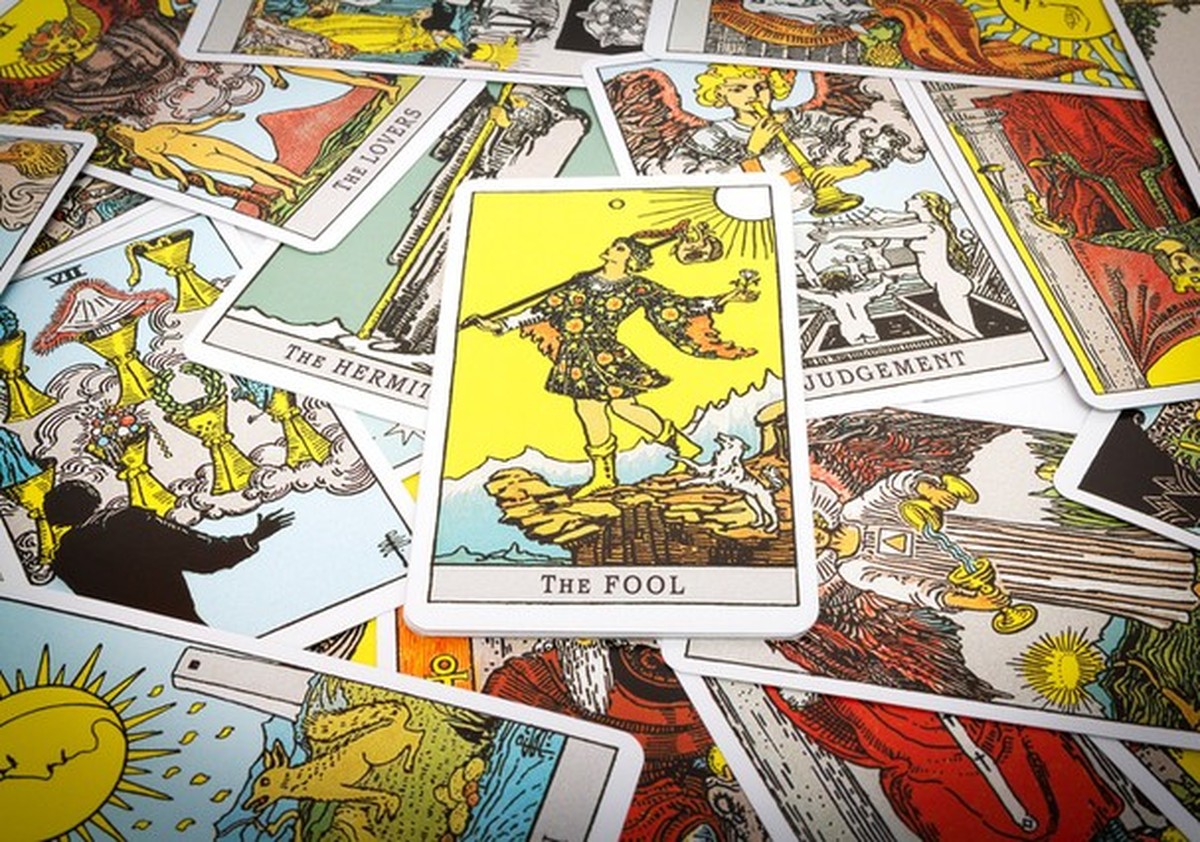 Aprenda a jogar tarot com a ajuda destes 5 livros