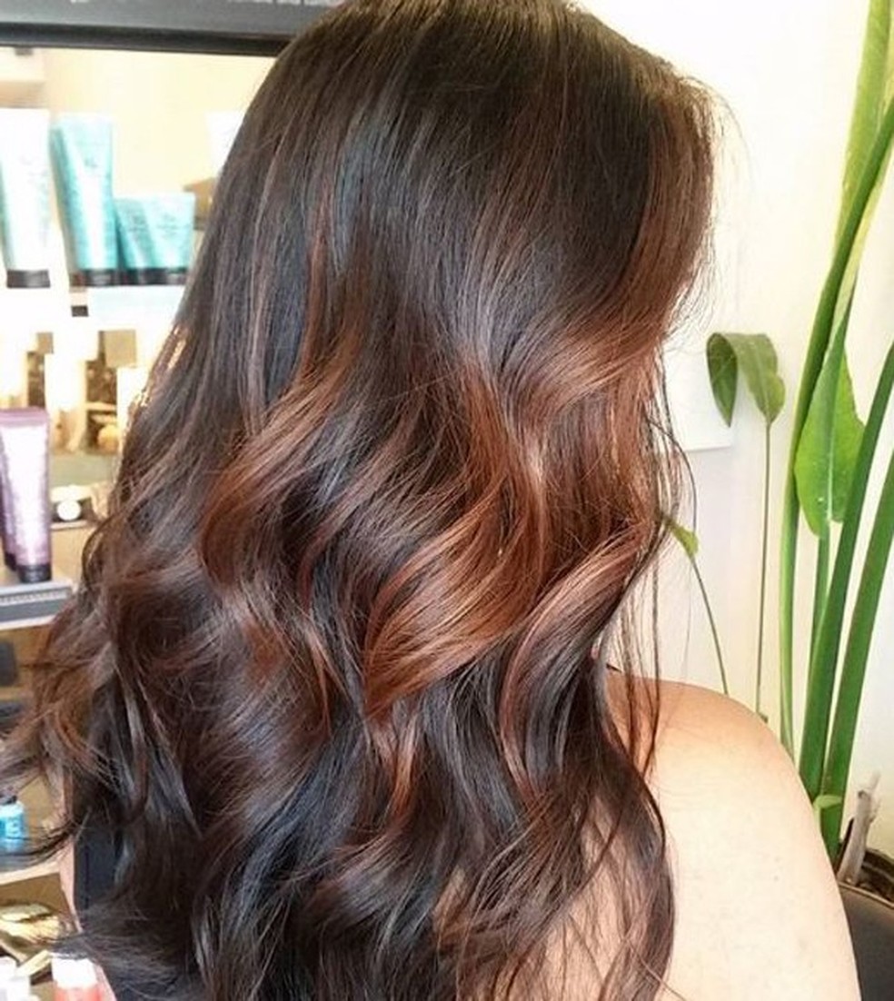 Root beer: conheça a tendência de cabelo que conquistou Rihanna