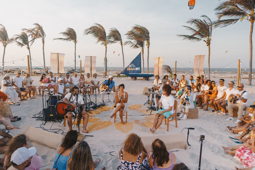 Pé na areia e som na caixa: tudo sobre os bastidores do Corona Luau MTV