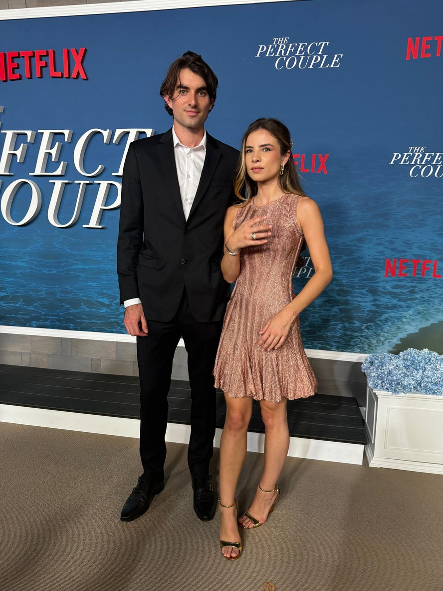 Giulia e o noivo, Conor Kennedy, marcam presença em tapete vermelho de ...