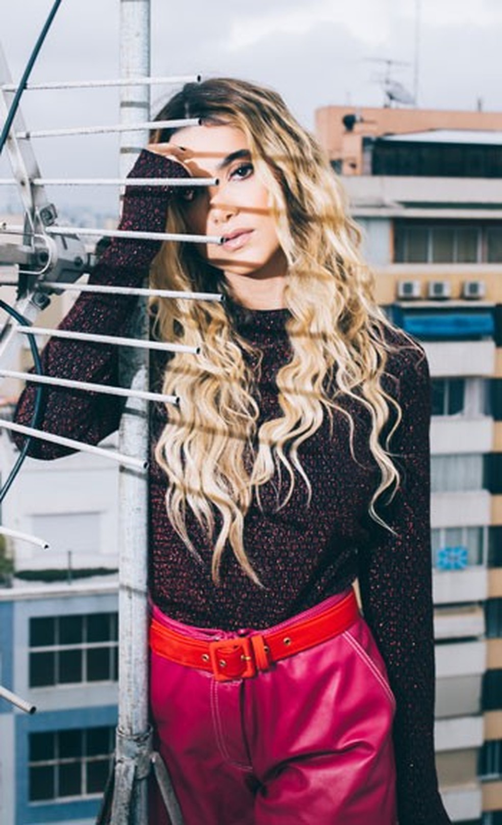 Manu Gavassi se posiciona contra Photoshop: 'Não quero ser perfeita'