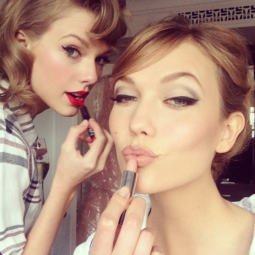 Aqui estão os batons vermelhos favoritos de Taylor Swift
