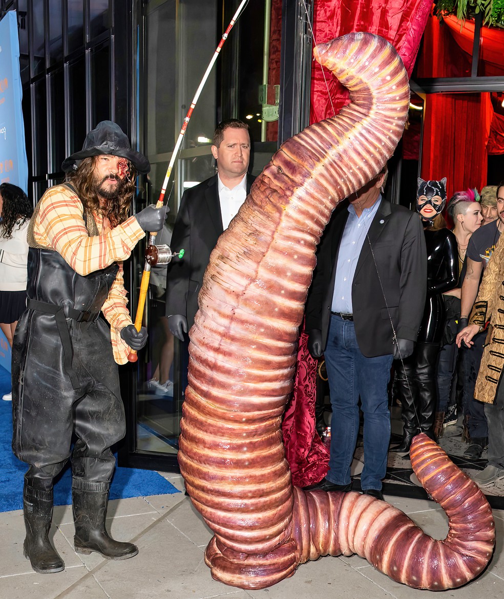 Com dentes pontiagudos, Heidi Klum dá spoiler de fantasia para o ...