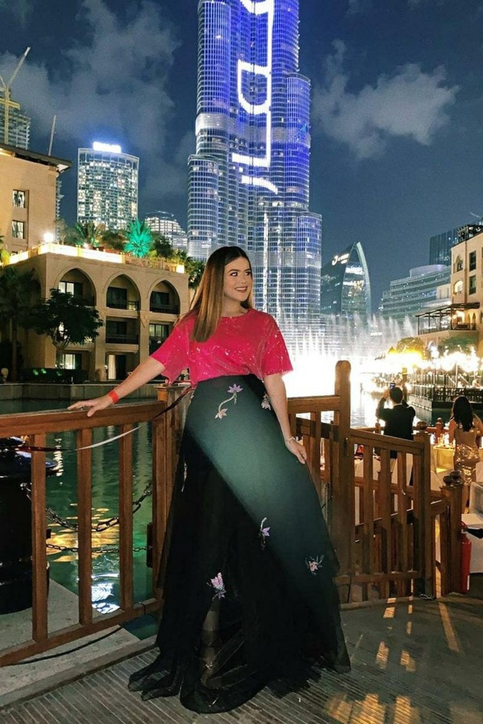 Maisa celebra ano novo em Dubai com namorado