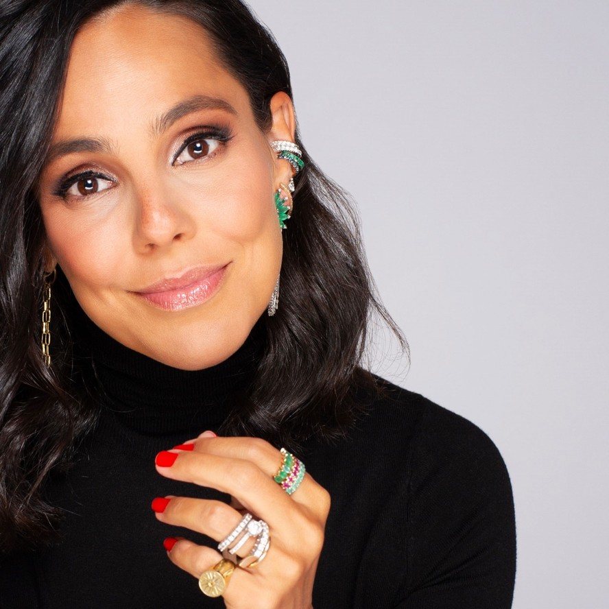 Carolina Neves: designer que conta histórias através de joias