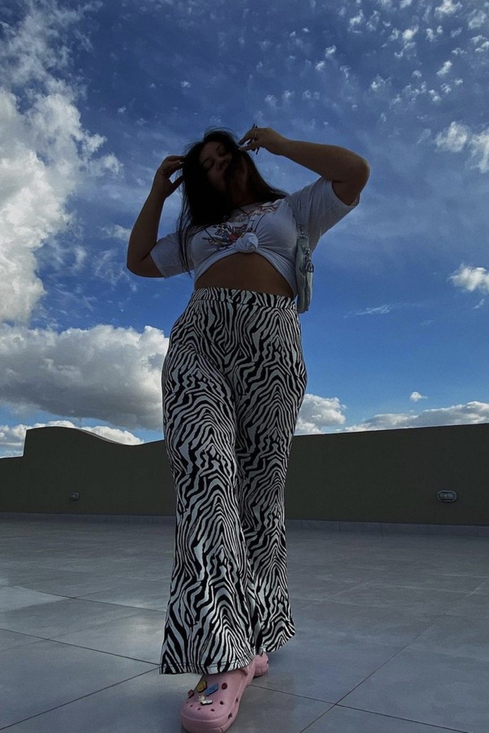 Veja looks com Crocs para você se inspirar - porque sim, ele está de volta