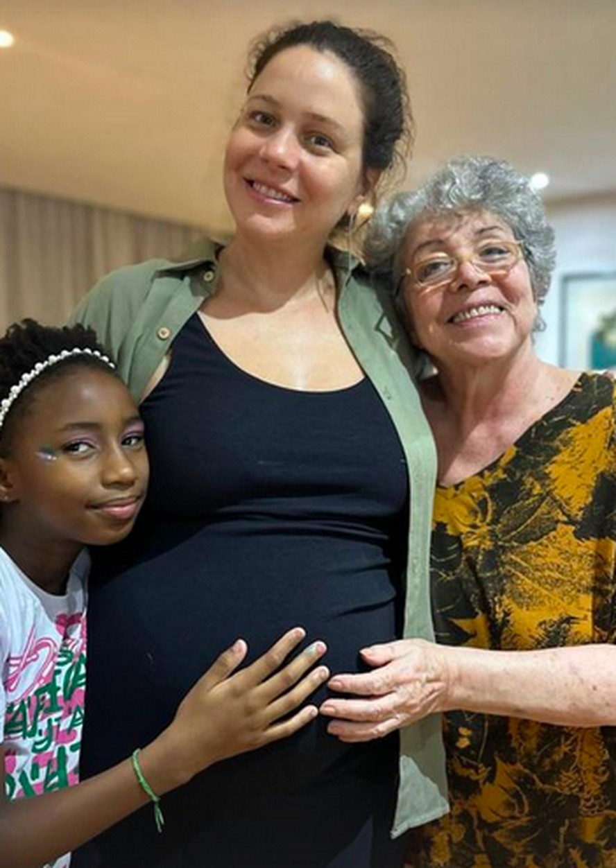 Grávida do segundo filho, Leandra Leal posta com a primogênita e a mãe ...