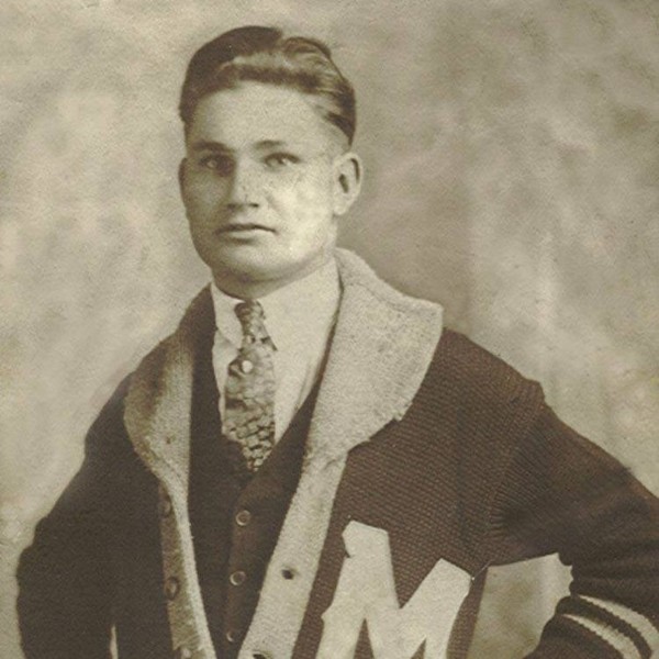 Depois de fingir ser hetero por quase um século, homem de 90 anos conta ...