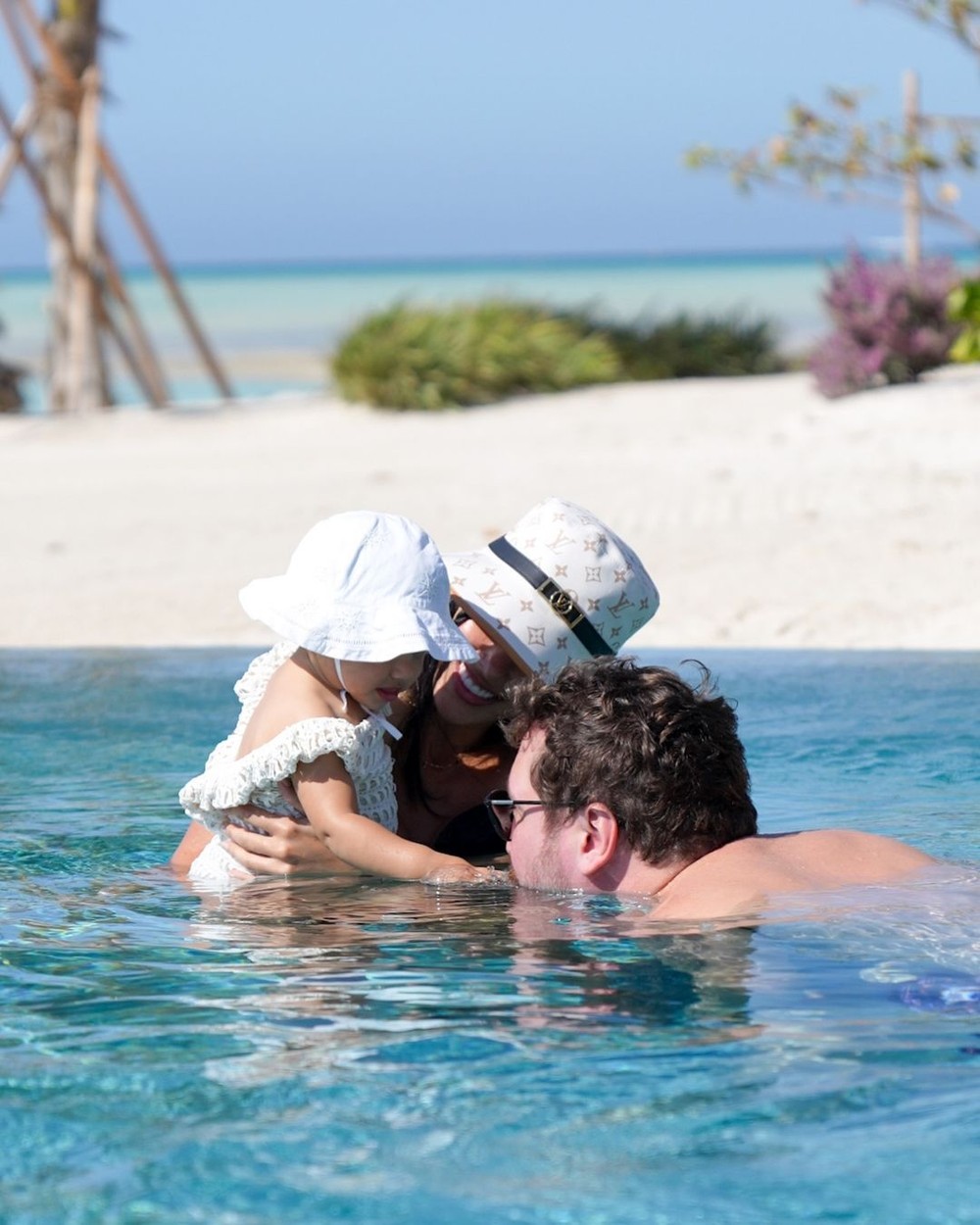 Bruna Biancardi surge em clima de romance com Neymar: 'Tudo junto e ...