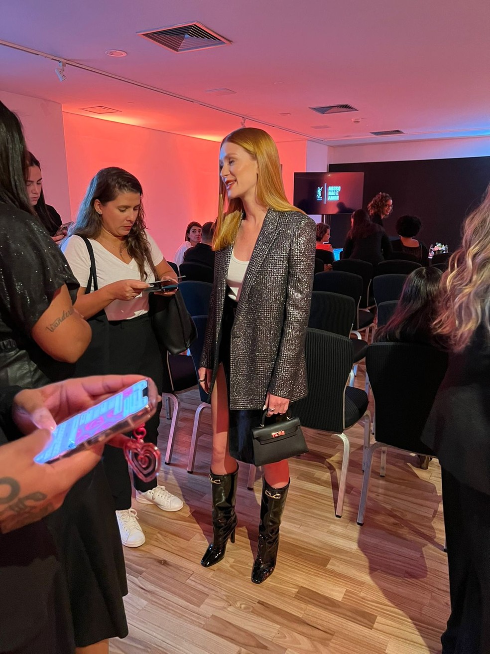 Marina Ruy Barbosa aposta em look fashionista em São Paulo