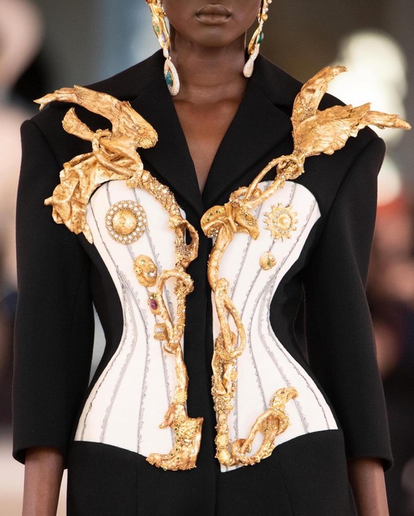 Schiaparelli: os segredos e a história por trás da grife que virou uma ...