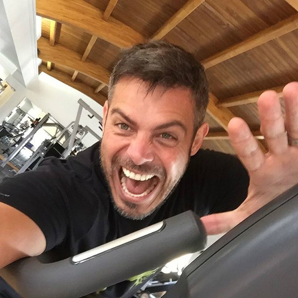 Luigi Baricelli volta à TV e fala sobre mudanças e casamento