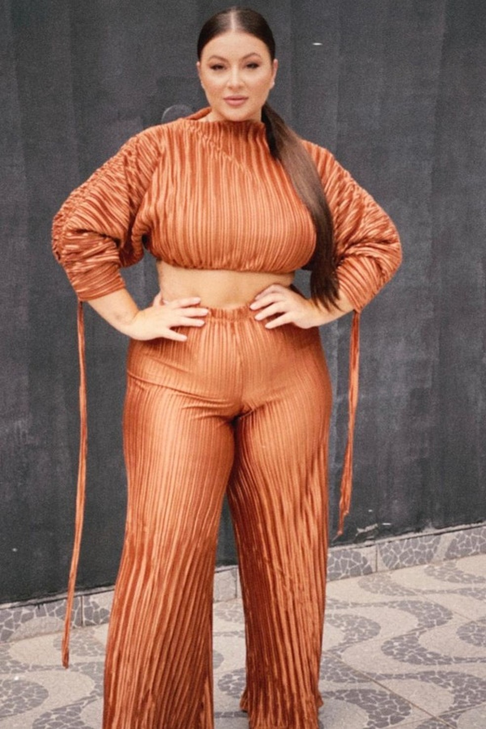 Zendaya com saia volumosa e regata da Alta-Costura, Ísis Valverde de ...