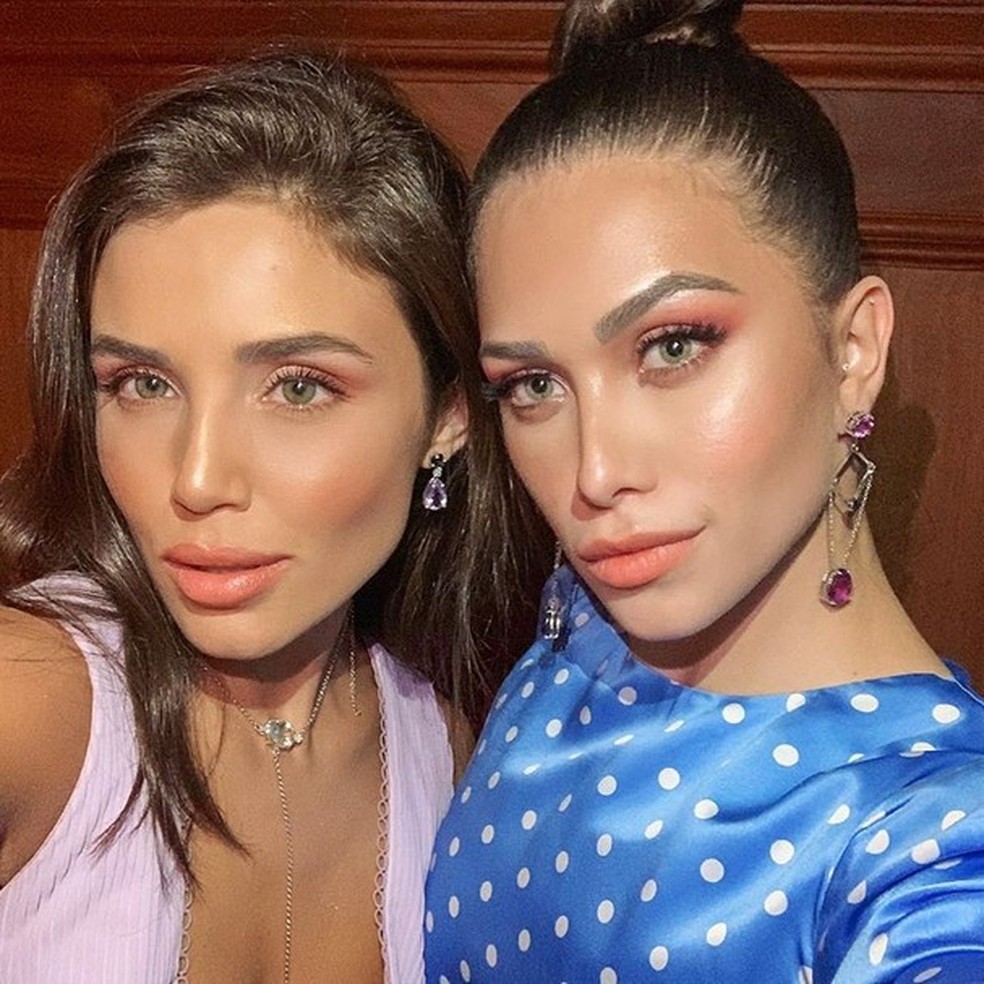 Flavia Pavanelli usa R$ 36 mil em joias em noivado de Mari Saad