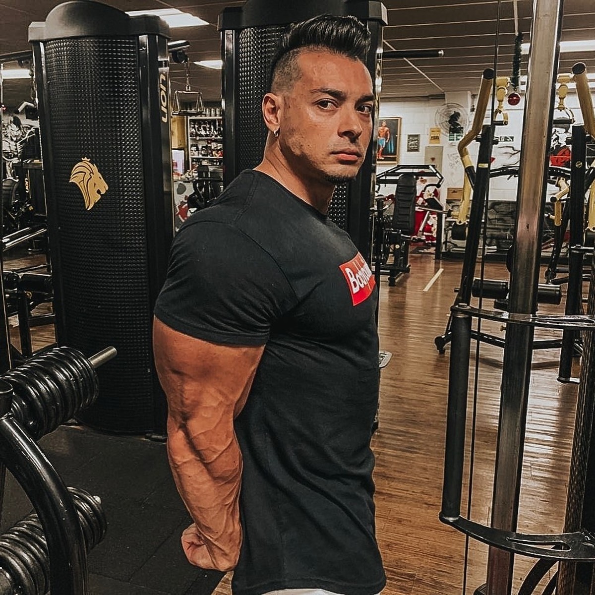 Felipe Franco exibe veias saltadas e ganha incentivo dos fãs