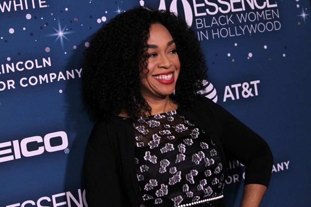 Shonda Rhimes assina contrato com a Netflix e deixa ABC após 15 anos
