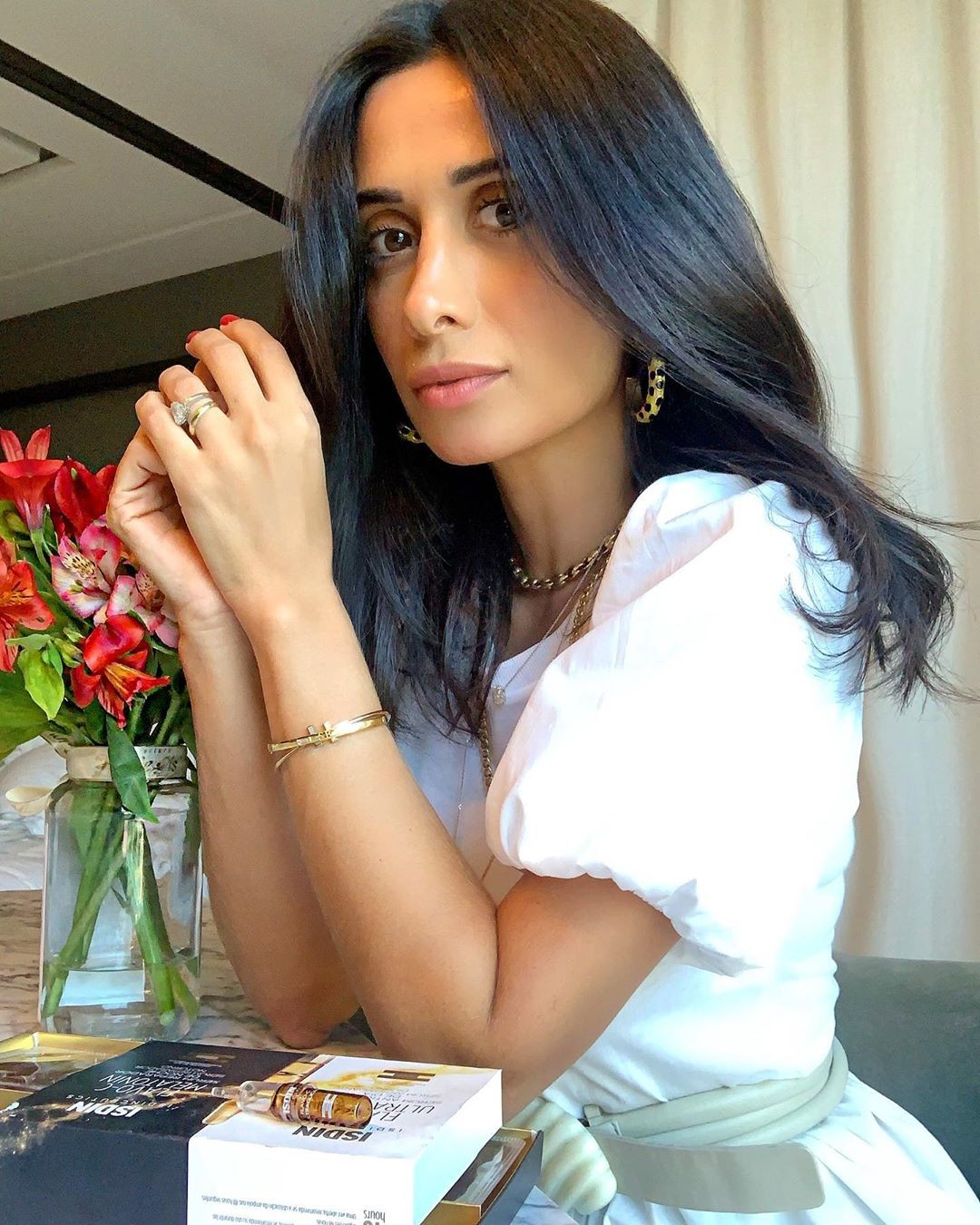 Gloss Brown é a trend de coloração que conquistou as famosas