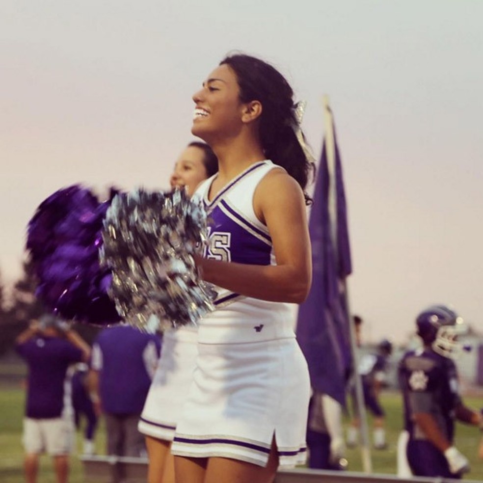 Conheça a primeira garota trans a ser cheerleader: Anry Fuentes