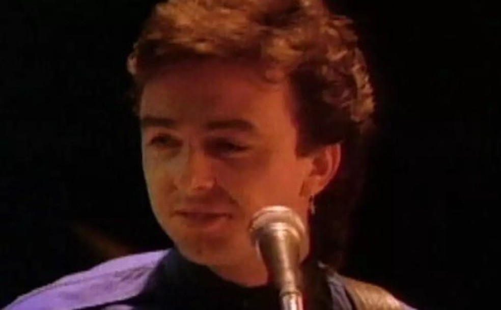 Morre Tony Lewis, do Outfield, aos 62 anos