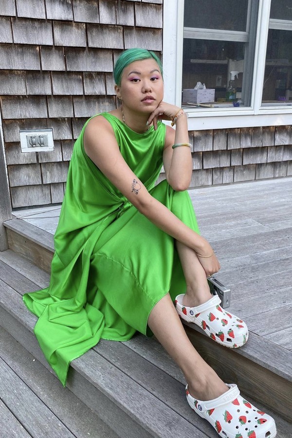 Veja looks com Crocs para você se inspirar - porque sim, ele está de volta